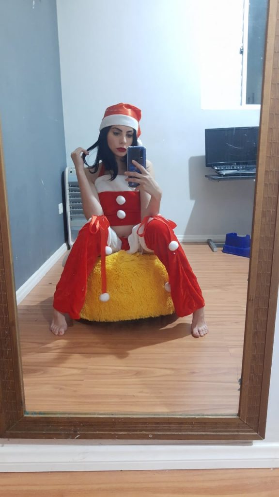 Happy holidays from Bella | GDS-Games